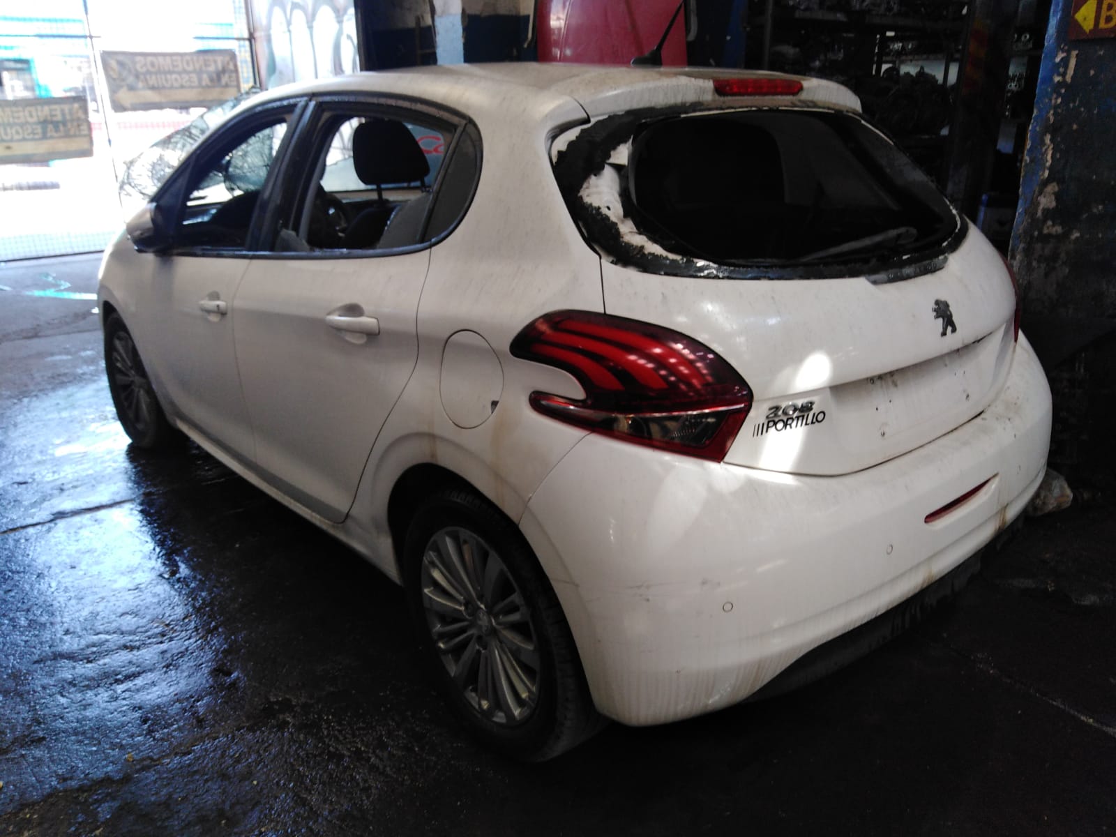 Desarmaduría San Pablo - PEUGEOT 208 , En desarme.